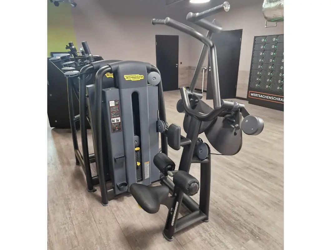 TECHNOGYM SELECTION PRO Back machine (Pulldown) Reconditioned - Perfect ...